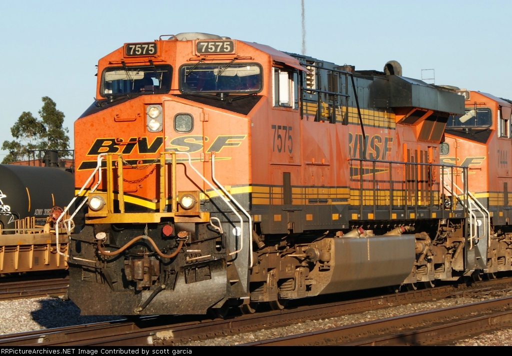 BNSF 7575
